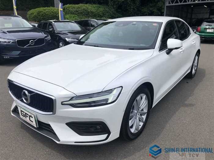 Used Volvo S60 2022 for sale(Stock)｜2,000 km B4 Momentum｜TCV(former tradecarview)